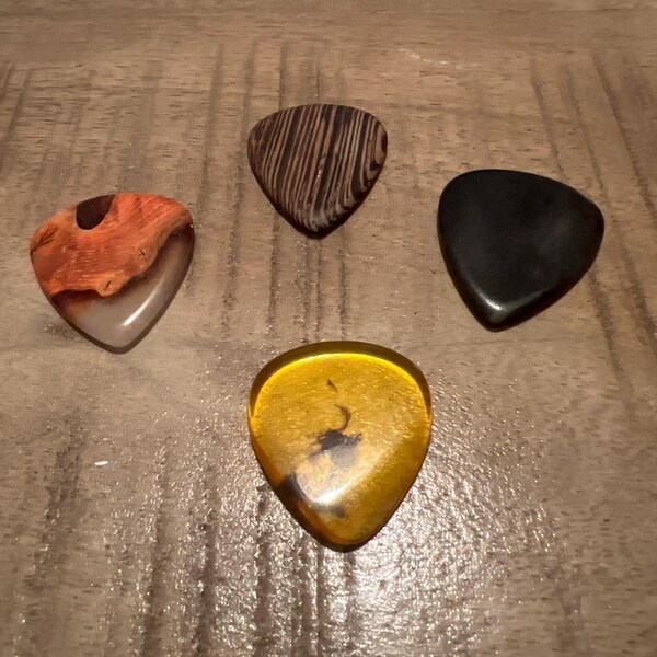 Galalith / Casein Guitar Pick - Faux Tortoise / Faton Macula Signature ...