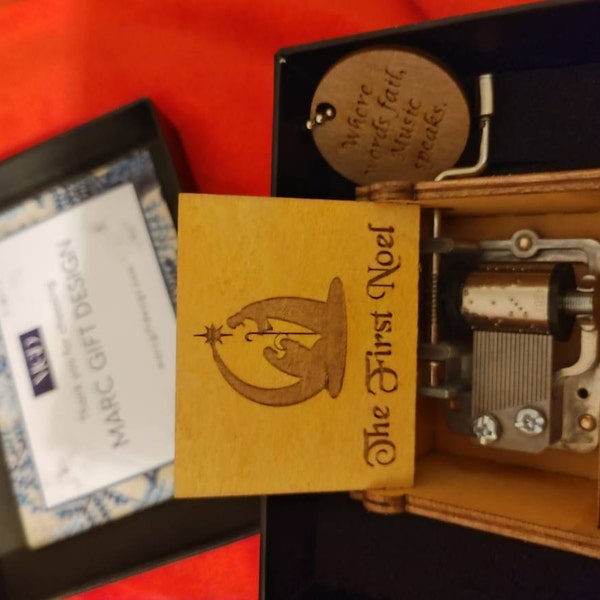 Cute Tiny Hand-cranked Wooden Music Box | Custom Engraving | Selection ...
