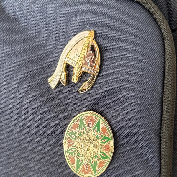 Mac Tíre: the Wolf of Ancient Ireland Enamel Pin - Etsy