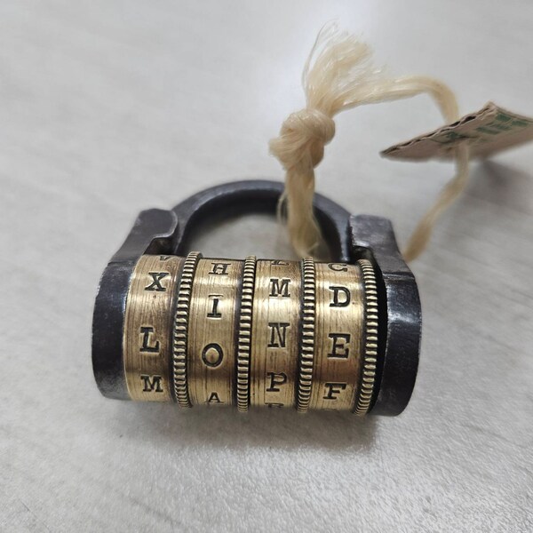 Wooden Key Holder for Wall, Wall Mounted Key Holder With Shelf ...