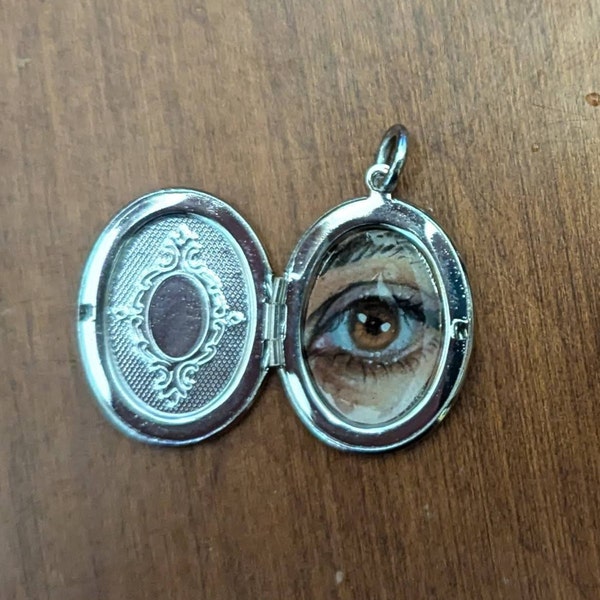 Custom Handpainted Lover's Eye Locket - Etsy Canada