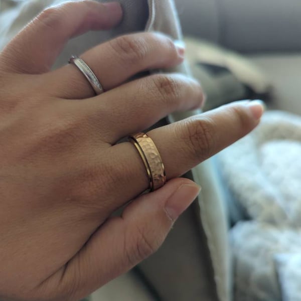 Custom Fidget Ring, Personalized Anxiety Ring, Hammered Spinner Band ...