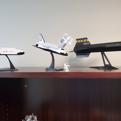 Model Kit of Space Shuttle Launching the HUBBLE SPACE TELESCOPE ...