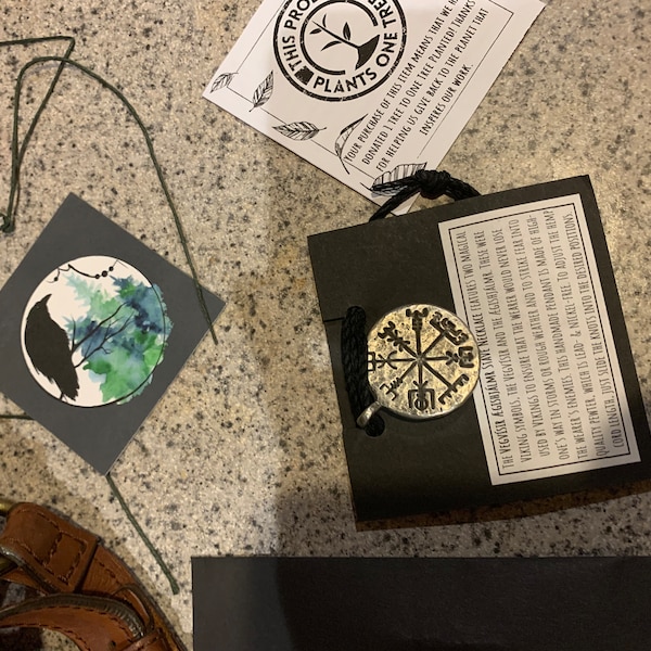 Vegvisir Wall Tapestry | Viking Compass Wall Hanging | Nautical ...