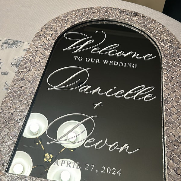 Welcome Wedding Mirror Sign Vinyl Lettering Elegant Wedding Reception ...