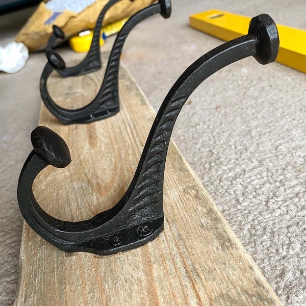 PACK OF 5 BLACKSMITH Cast Iron Rustic Hat and Coat Hooks Vintage Retro ...