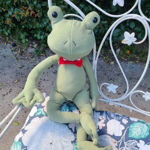 Stuffed Frog PDF Sewing Pattern & Tutorial Stuffed Animals Plush Toys ...