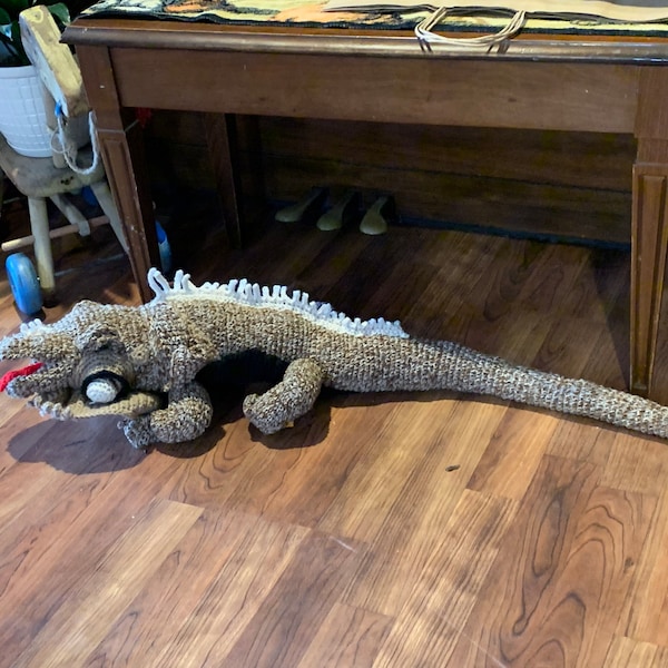 Guanzilla the Iguana - Crochet Statue Pattern Only - Etsy