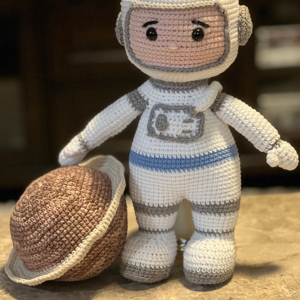 ASTRONAUT Crochet Pattern in English. Amigurumi Spaceman With the ...