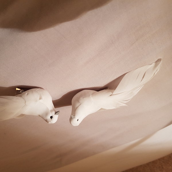 6 Artificial White Fake Feather Clip on Birds Cake Craft Dove Home Tree ...