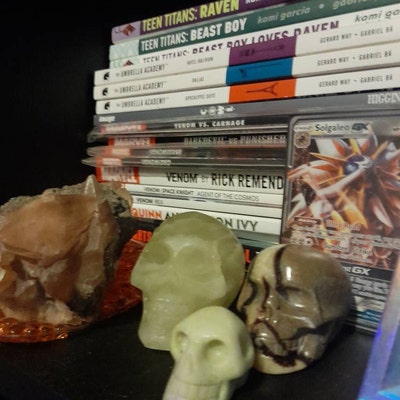 LARGE Highly UV Reactive Volcano Agate Skull Agate Skull. Volcano Agate ...