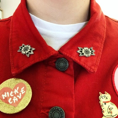 Traditional Flower Tattoo Enamel Pin Lapel Pin Badge Set of 2 Collar ...