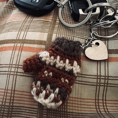 Mitten Key Chain / Handmade Mini Mitt Quarter Keeper Keychain / Mitten ...