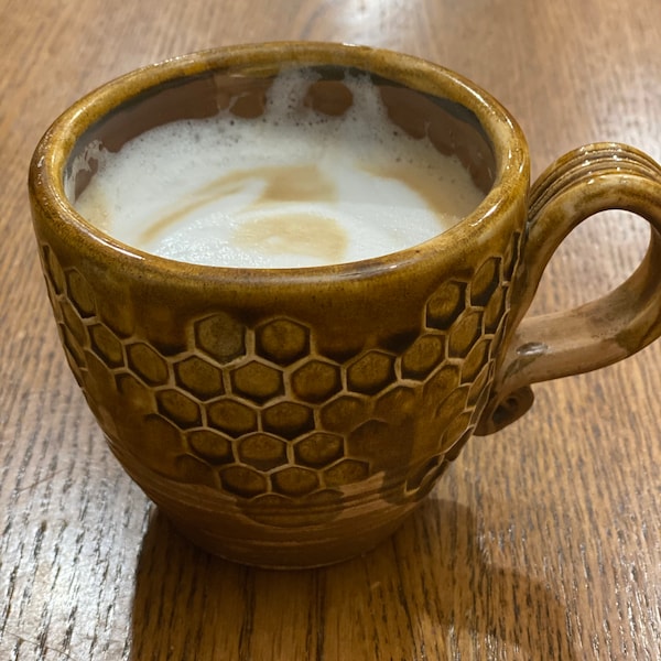 Pottery Mug With Lid, Bee Pottery Honeycomb, Bee Decor, Gift Mug for ...