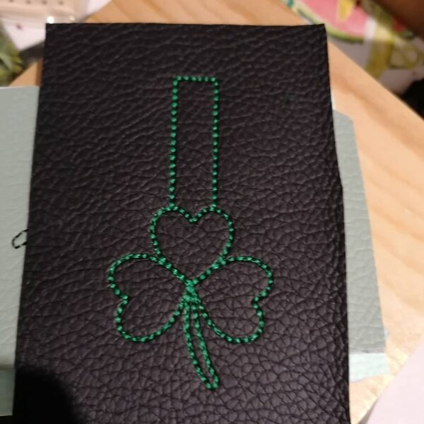 ITH Snap on Shamrock Hearts Outline Key Fob Design - St Patricks Day ...