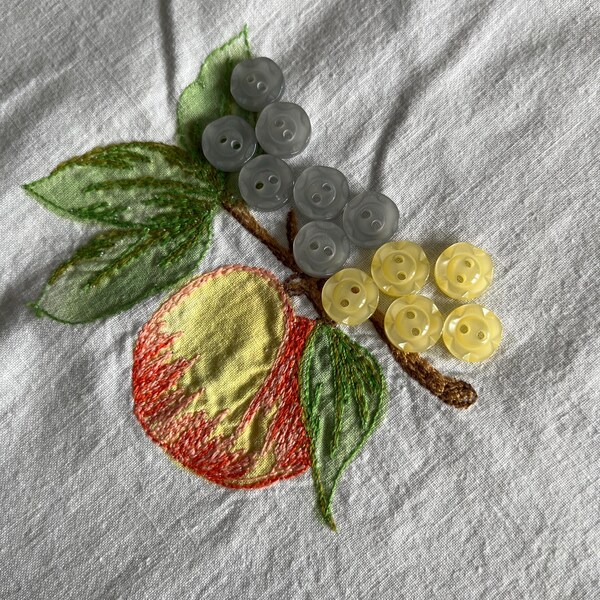 Yellow and White Daisy Shank Flower Buttons, Perfect for Crafting and ...