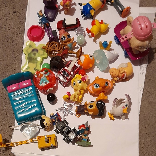 Choose Gogo's Crazy Bones Mega + Mini Metropolis Figurine, Jumbo Big ...