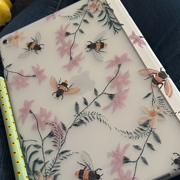 Bee iPad Case 6th Gen Floral Girl iPad 9.7 2018 Cute Flowers iPad Pro ...