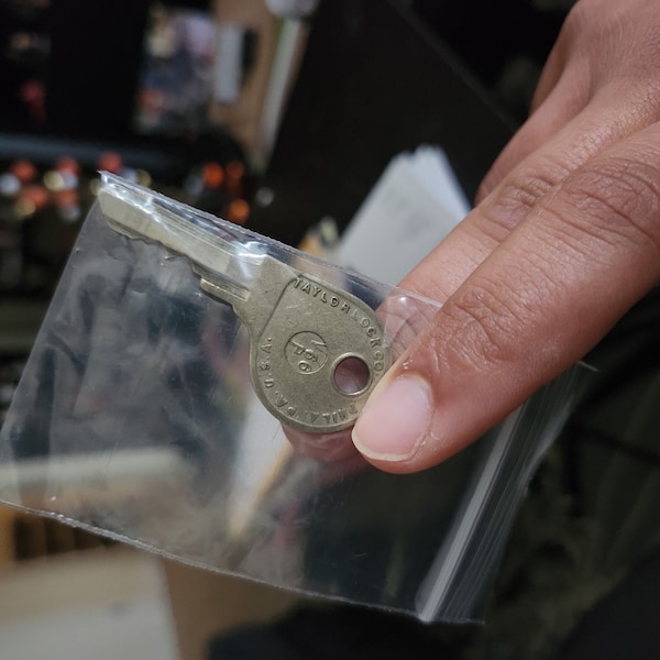 Keys, Lot of 10 Old Keys, Bronze and Brass Color Tone Keys, Used ...