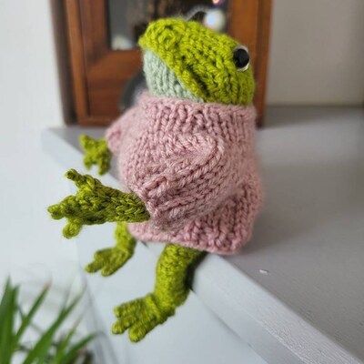 KNITTING PATTERN Frog's Deer Sweater - Etsy