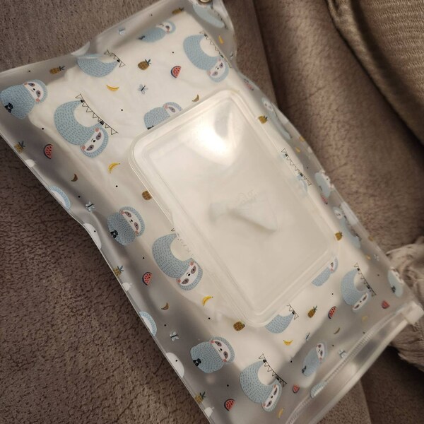 Wet Wipes Mini Pouch Baby Travel Mini Wipe Case Mini Wet Wipe Dispenser ...