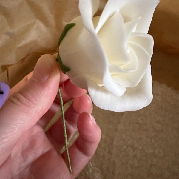 Bespoke Sugarcraft - Sugar Rose, Freesia With Berries and Ivy Spray ...