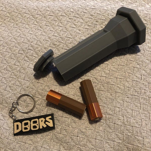 Roblox Doors Inspired Flashlight With Clicking Switch and Batteries ...