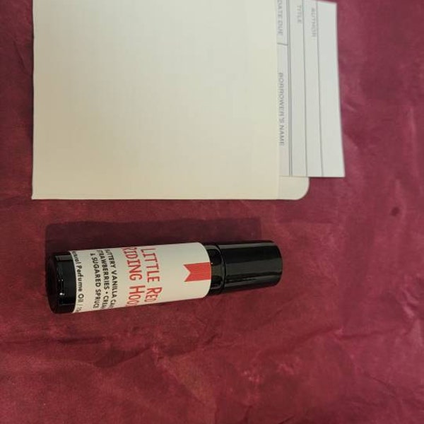 Little RED RIDING HOOD / Vanilla Cake Strawberries Cream & Sugared ...