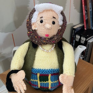 Queen Elizabeth II Tea Cosy Knitting Pattern - Etsy