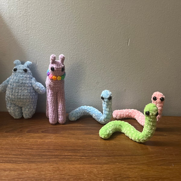 Posable Worm Plushie! _______________ Mini Crochet Worm Doll - Etsy