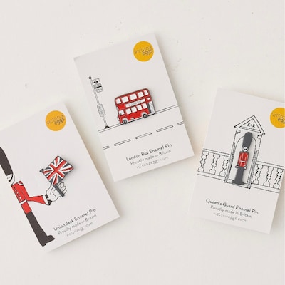 SET OF 3 London Bus, Queen's Guard & Union Jack Enamel Pin Badges ...