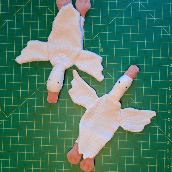 Plush Goose Toy, Cuddle Toy for Newborn PDF Pattern - Etsy