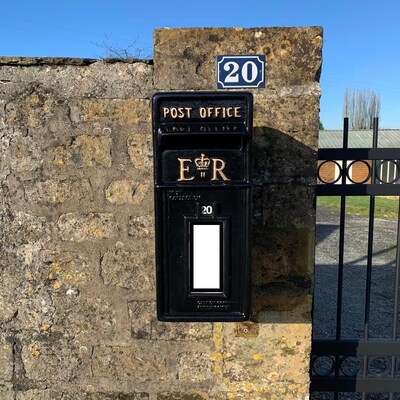 Elizabeth Regina Red ER Post Box - Etsy