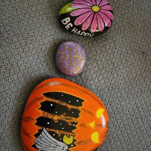 Be Happy Floral Rock | Etsy