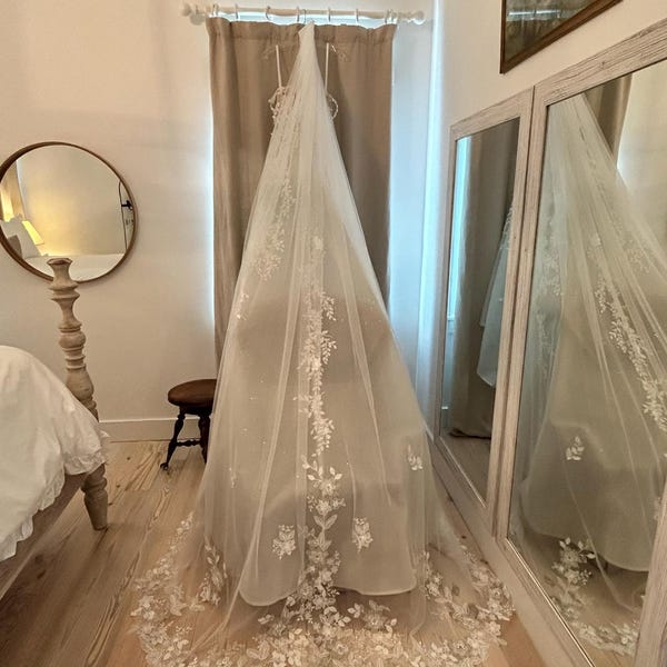 Irregular Mermaid Tail Bridal Veil Cathedral Pearl 3D Flower Trim Veil ...