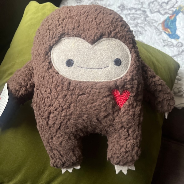 Big Foot Stuffed Toy, Big Foot Plushie, Kawaii Big Foot Plush Doll ...