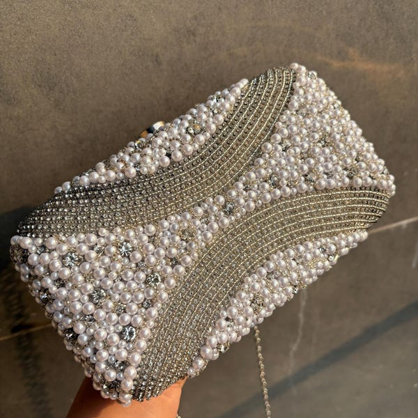 KAVI Emerald Green Clutch Purse With Gold Detailing, Hard Gold Clutch ...