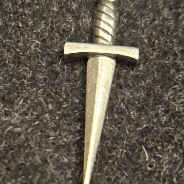 Dagger Lapel Pin - CC545- Medieval and Shakespeare Pins- Swords - Etsy