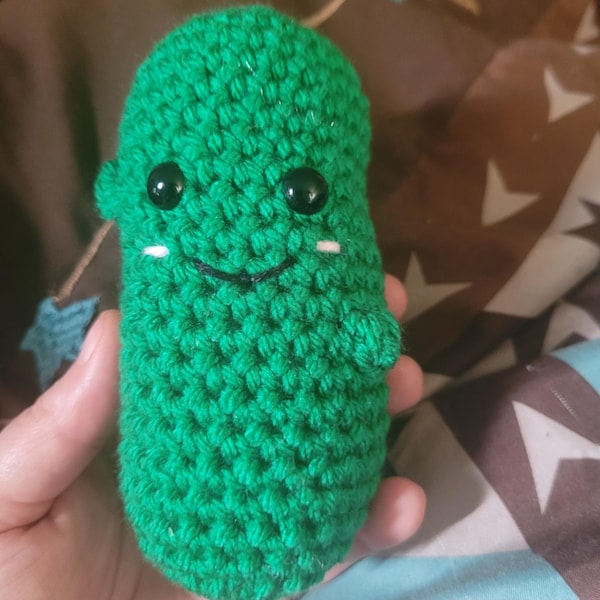 Adorable Emotional Support Pickle Crochet PATTERN With Gift Tags ...