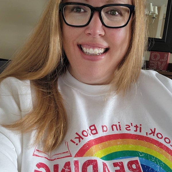 It's Me Hi I'm the Birthday Girl Sweatshirt, Cute Birthday Sweatshirt ...