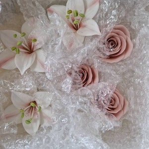 Bespoke Sugarcraft Set of 3 Pale Yellow Sugar Roses, Made to Order Cake ...