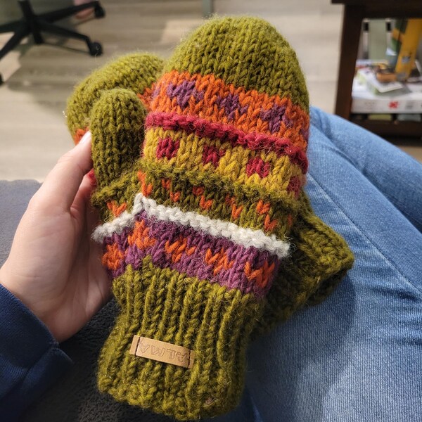 100% Genuine Soft Lamb Wool Women's Cosy Herd of Sheep Design Hand Knitted Jumper Nordic Sweater ...