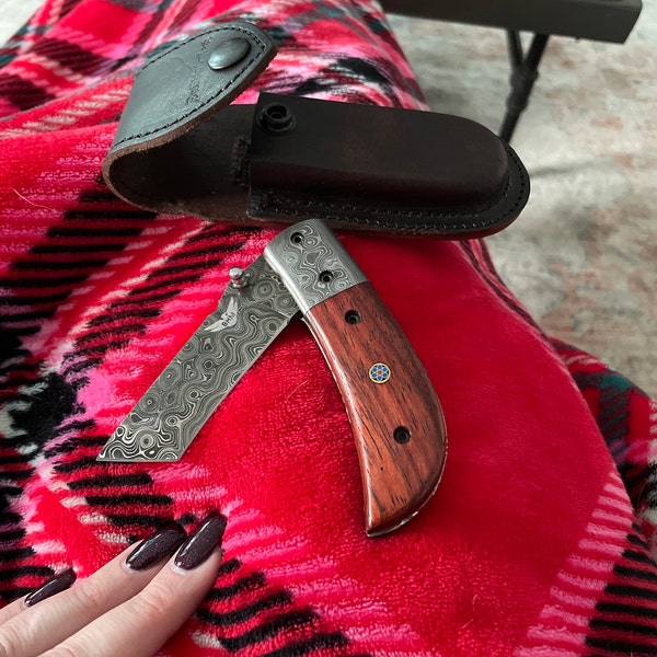 Damascus Folding Knife: Hand-carved Jesus Crucifixion Theme, Brass ...