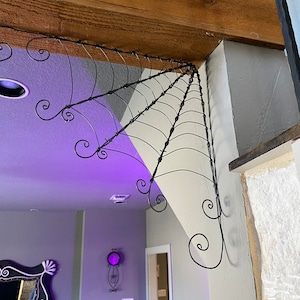 18 Barbed Wire Corner Spider Web With Green Spider | Etsy