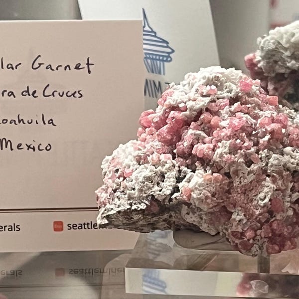 Large FLUORESCENT White Dogtooth/columnar Calcite From Chenzhou, Hunan ...