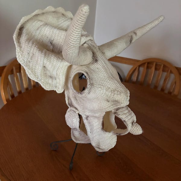 Chomp- Triceratops Skull Crochet Pattern - Etsy