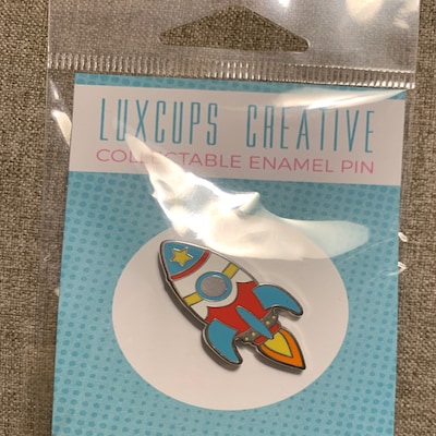 Bright Retro Rocket Enamel Pin Hard Enamel Pin Cloisonné Spaceship ...