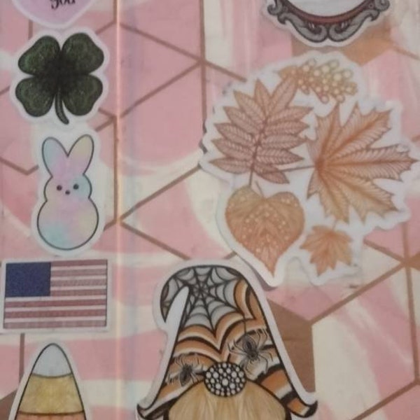 Mini Clover Sticker (WATERPROOF) - Etsy