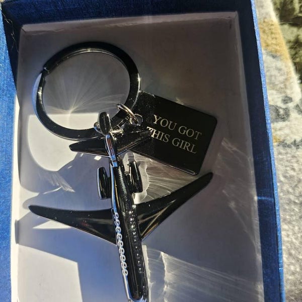 Persoanlized Airplane Key Chain, Creative Aircraft Twin-engine Gift ...