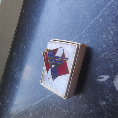 TRIUMPH Heavy Metal Vintage Enamel Pin Lapel Badge Brooch Gift Pinback ...